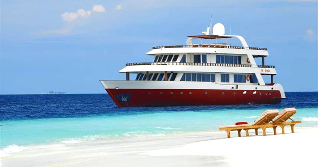 Liveaboard Special Deals and Last Minute Discounts - Dive O'Clock!